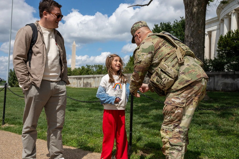 DVIDS - Images - DCNG Commanding General visits Jefferson memorial ...
