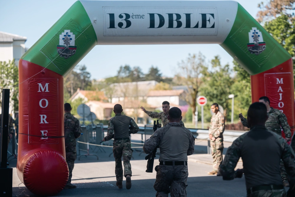 DVIDS - Images - Recon Marines run 13-kilometers during French Foreign ...