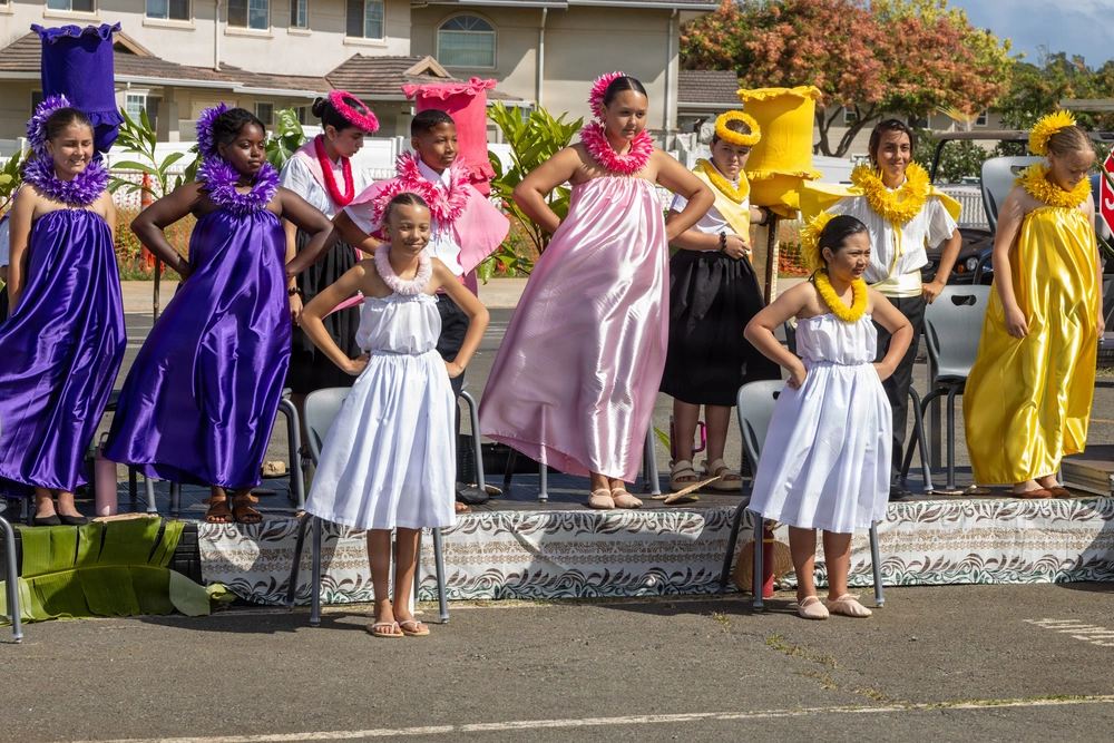DVIDS - Images - May Day Celebration at Mokapu Elementary [Image 3 of 4]