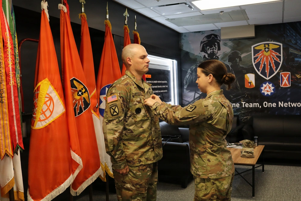 DVIDS - Images - MSG Aaron Maples Receives New Rank [Image 2 of 4]