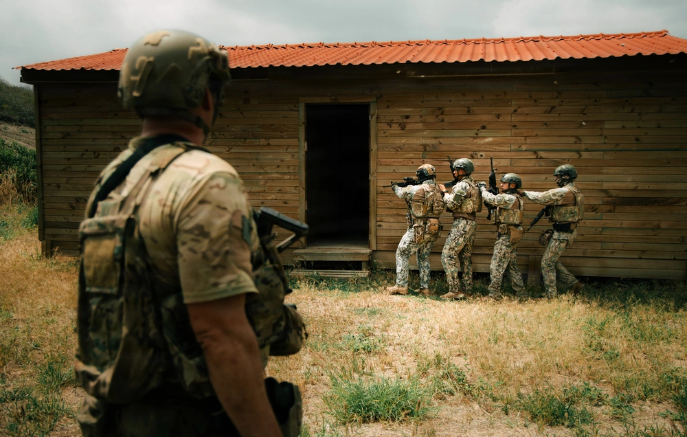 DVIDS - Images - U.S. Army Green Berets train alongside Ecuadorian ...
