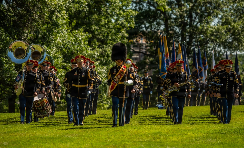 DVIDS - Images - Army Full Honors Arrival for Lt. Gen. Marek Sokołowski ...