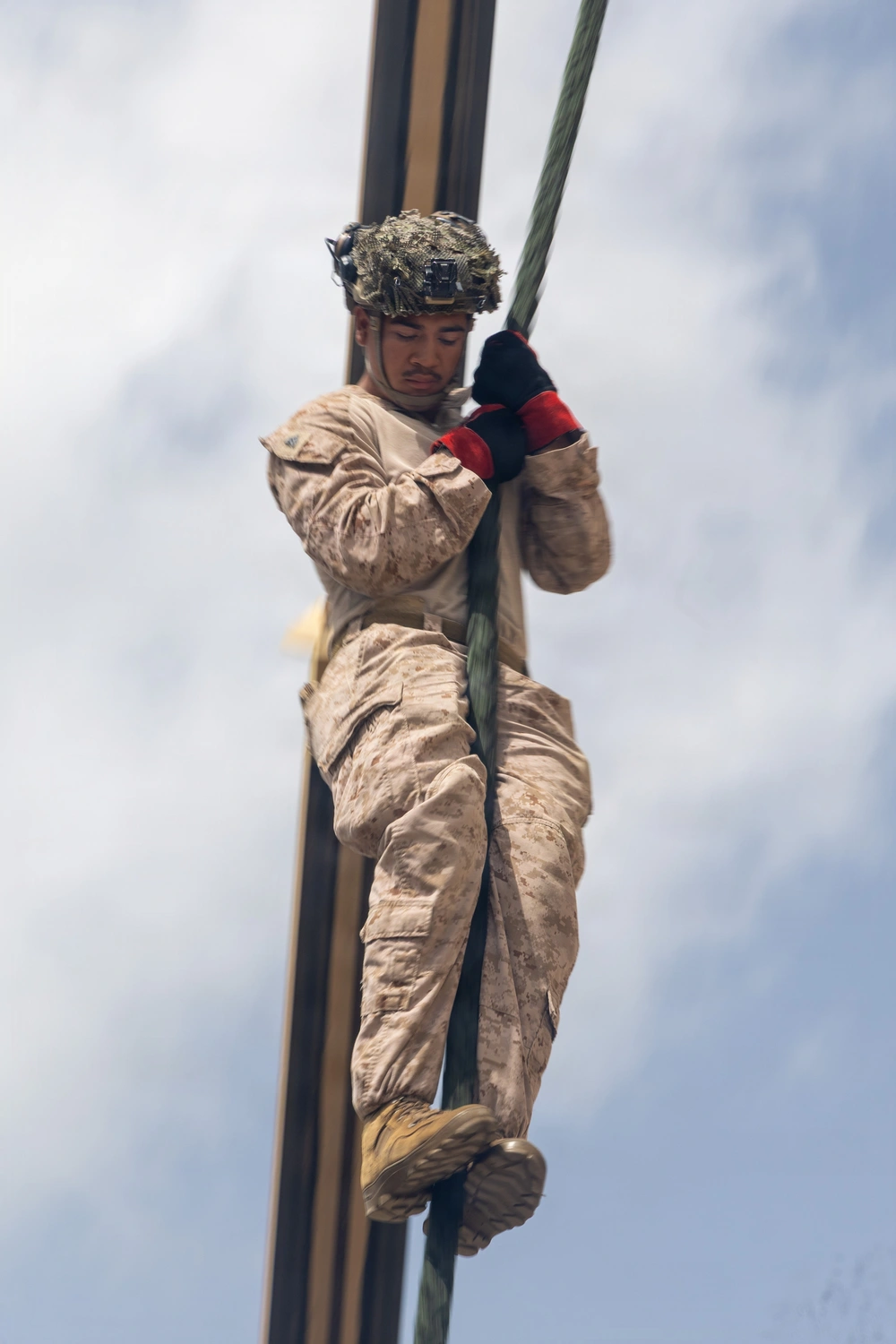 DVIDS - Images - LCF-24: Fast-Rope Qualifications [Image 1 of 2]