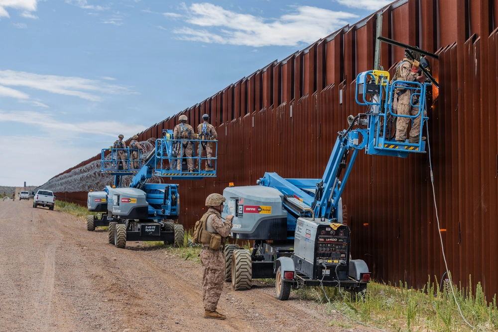 DVIDS - Images - A Day on the Line: JTF-SB Marines Reinforce Southern ...