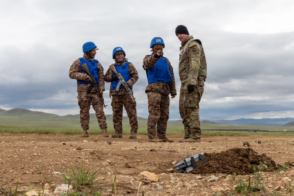 DVIDS - Images - U.S. and Mongolian Soldiers Conduct Counter-IED ...