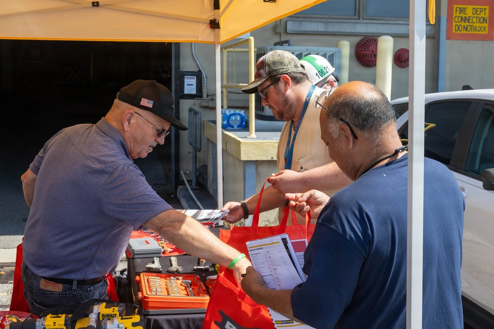 DVIDS - Images - NNSY Hosts Servmart Vendor Demo Day [Image 2 of 2]