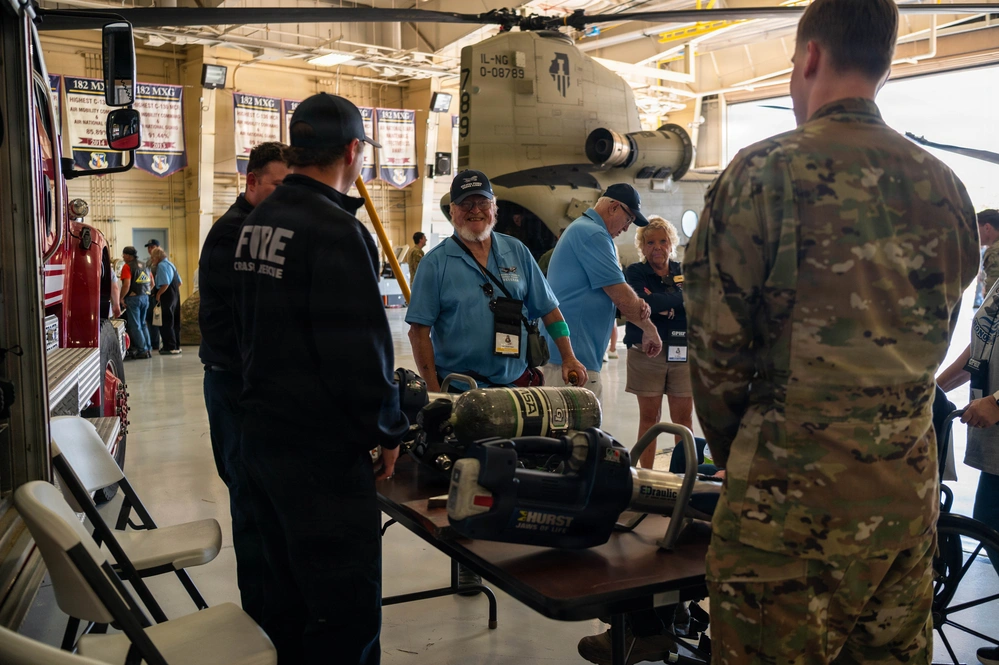 DVIDS - Images - Operation Penguin Visits 182nd Airlift Wing [Image 13 ...